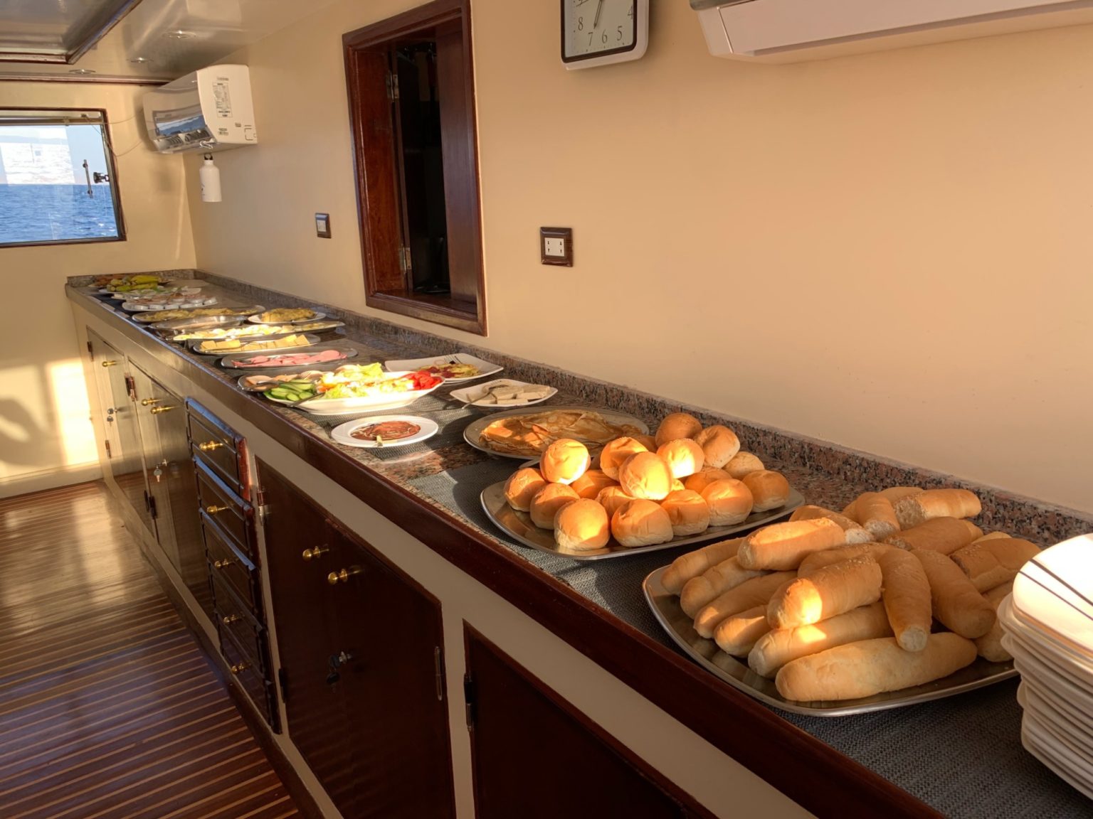 Dive - eat - sleep - repeat - Blue Water Dive Resort